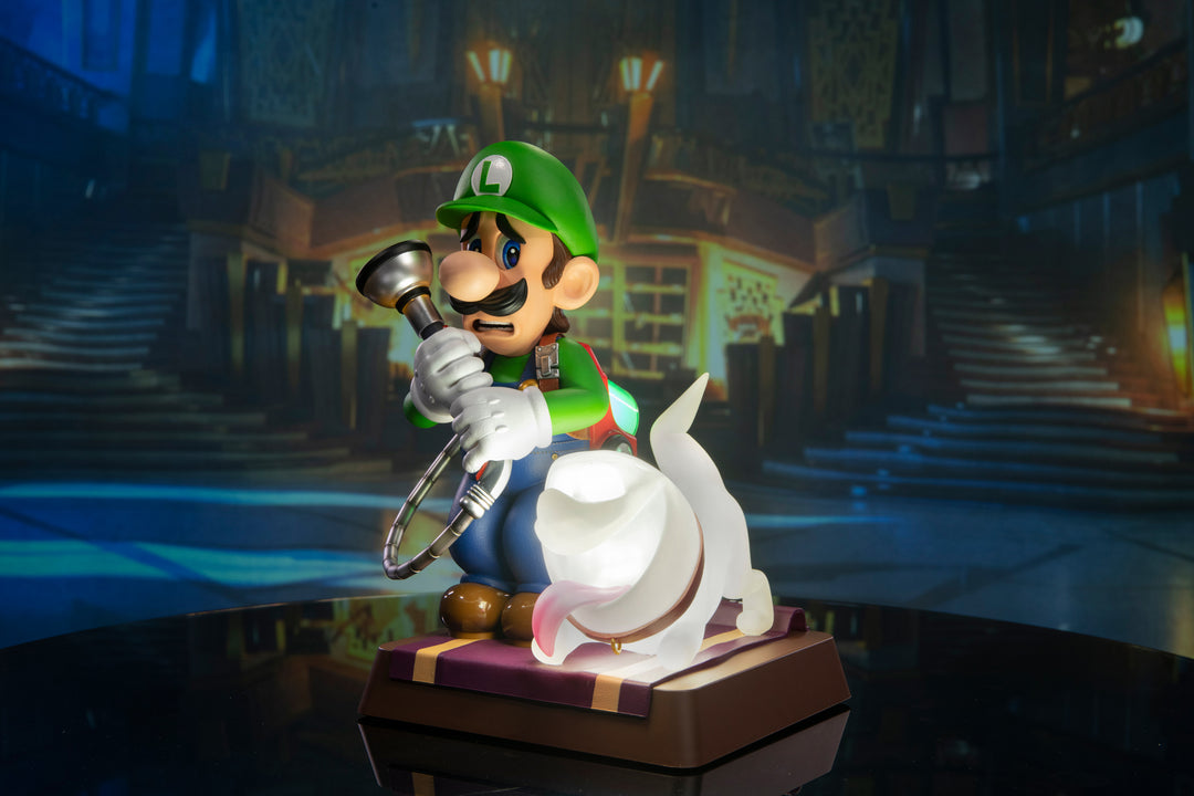 Luigi's Mansion 3 - Luigi & Polterpup 9" PVC Painted Statue (Collector ...