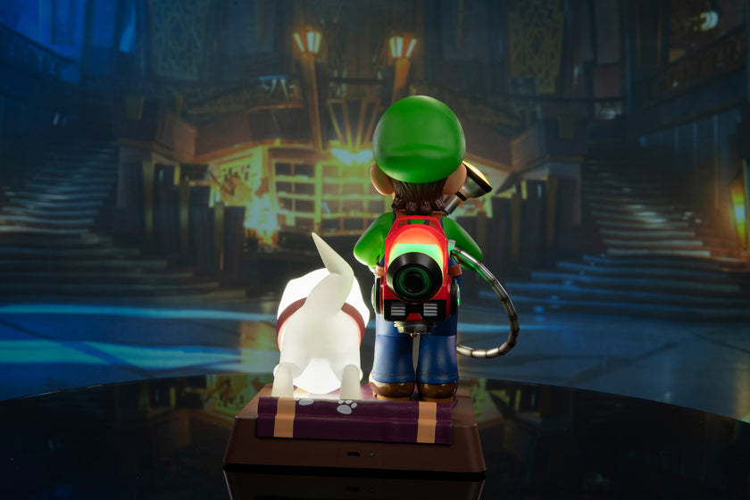Luigi's Mansion 3 - Luigi & Polterpup 9" PVC Painted Statue (Collector ...