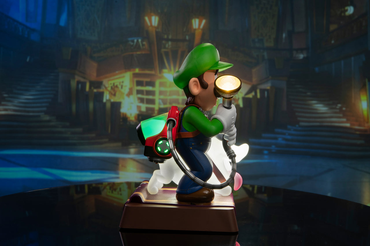 Luigi's Mansion 3 - Luigi & Polterpup 9" PVC Painted Statue (Collector ...
