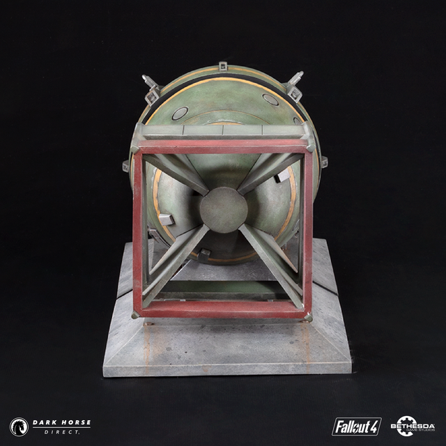 Fallout 4: Liberty Prime Nuke Bomb Bookends – Dark Horse Direct