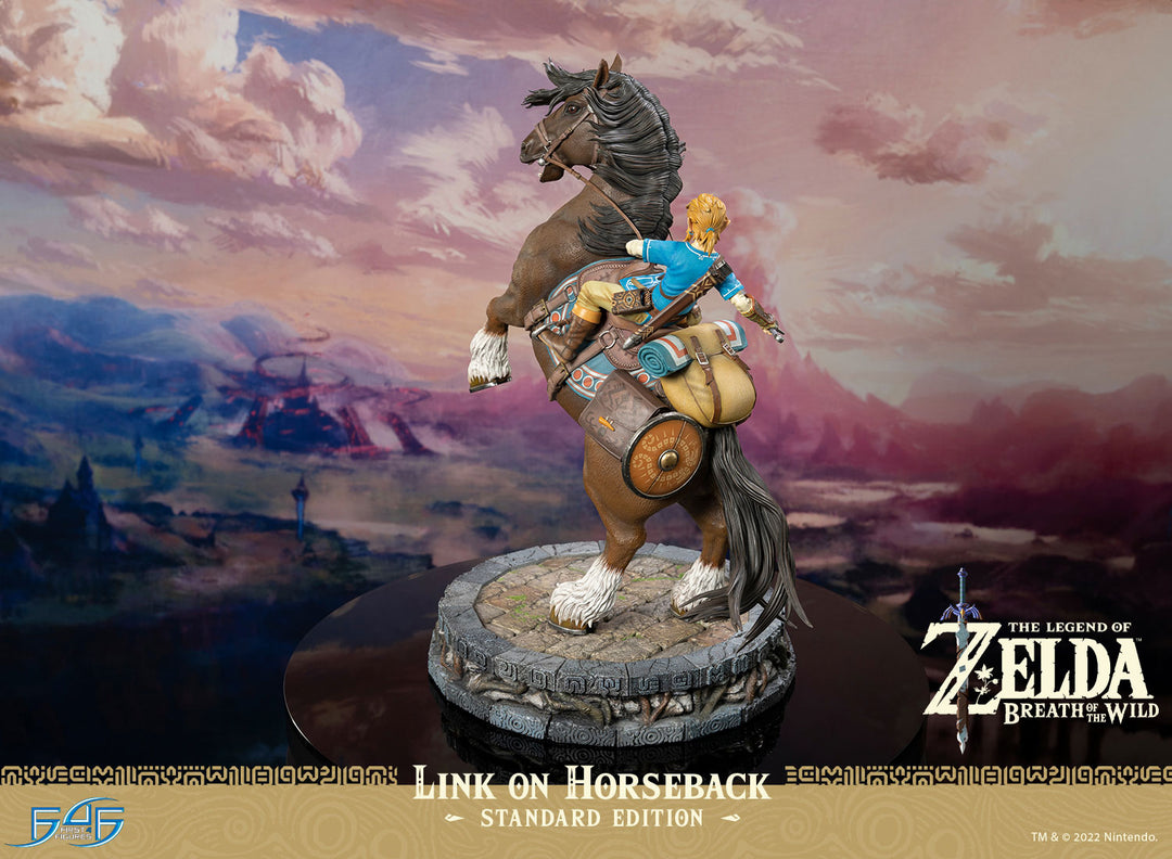 The Legend of Zelda: Breath of the Wild - Link on Horseback (Standard ...