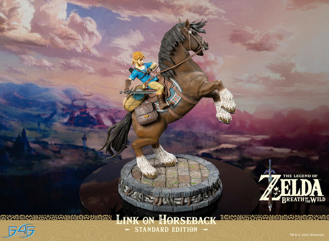 The Legend of Zelda: Breath of the Wild - Link on Horseback (Standard ...