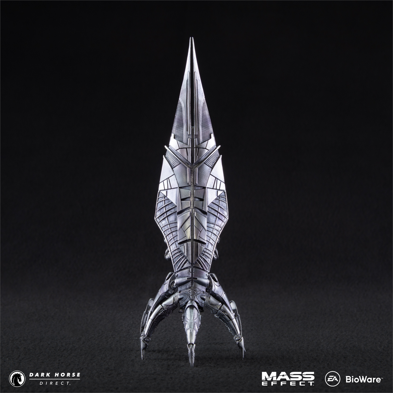 Mass Effect: 8" Reaper Sovereign Die-Cast Ship Replica - Silver Varian ...
