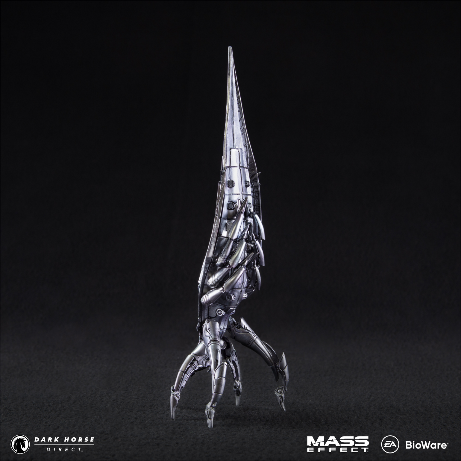 Mass Effect: 8" Reaper Sovereign Die-Cast Ship Replica - Silver Varian ...