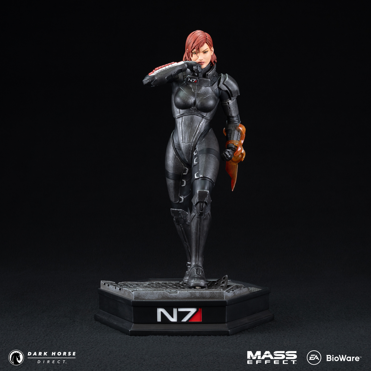 Mass Effect: Commander Jane Shepard 1/6 Scale Statue – Dark Horse Direct