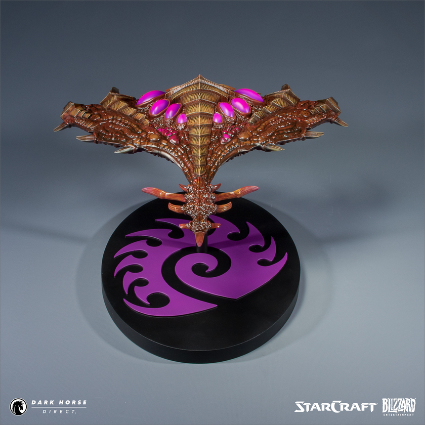 StarCraft: Zerg Brood Lord Replica – Dark Horse Direct